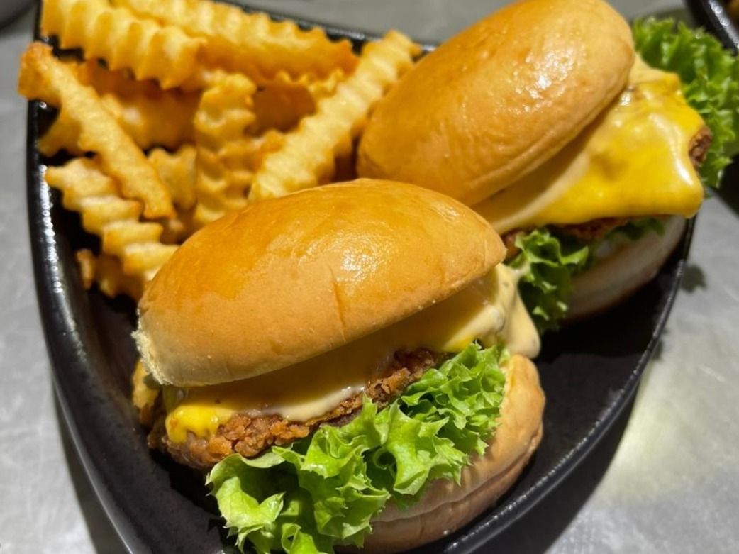 Lumee Restaurant delivery service in UAE | Talabat