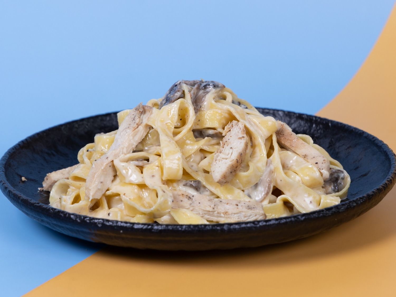 Texas burger & pasta delivery service in Kuwait | Talabat