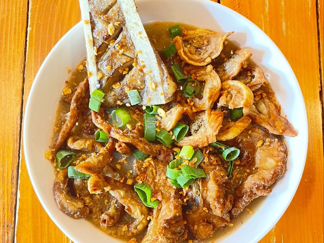 Bos Geo Pares delivery service in Qatar | Talabat