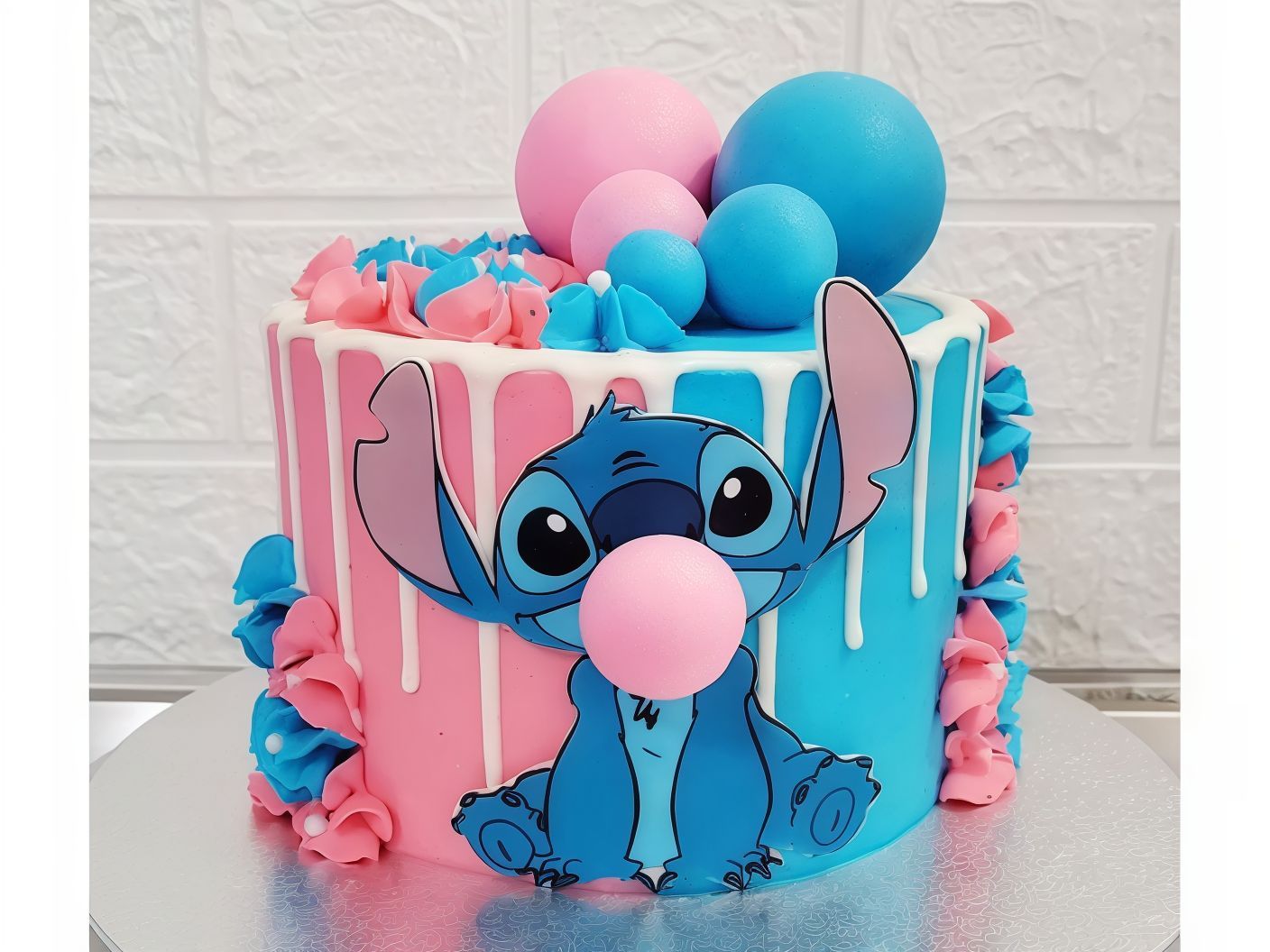 Cake Loyal delivery service in Kuwait | Talabat