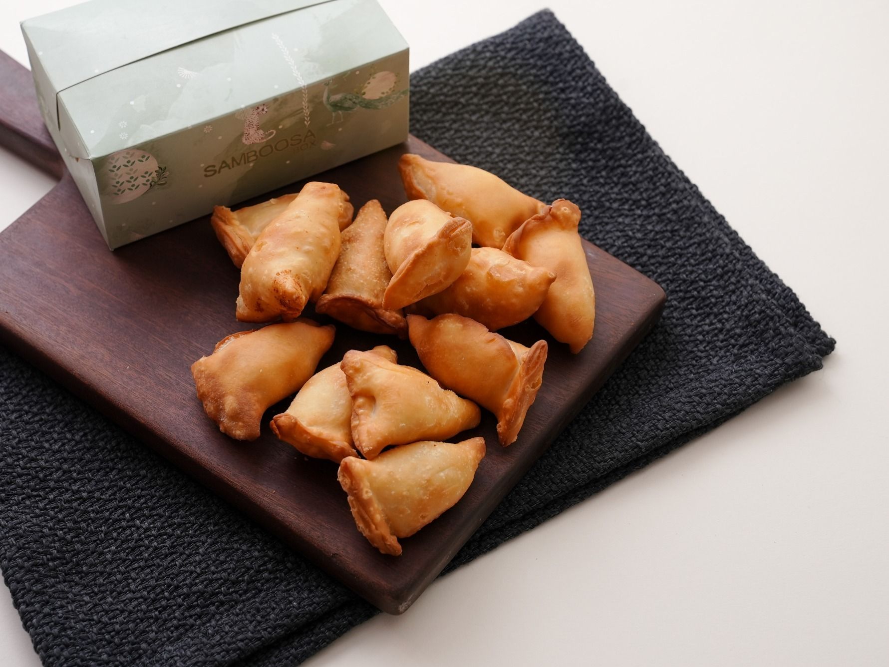 Samboosa Box delivery service in Kuwait | Talabat